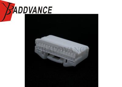 China 1318747-1 TE Connectiviteit AMP 2.2mm 32 pin vrouwelijk plastic aansluiting Te koop