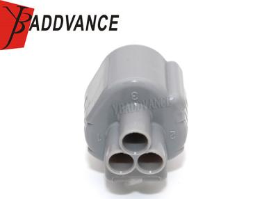 Cina 3 connettori automobilistici di Sumitomo del foro 6189-0179 per il faro 90980-11016 di Toyota in vendita