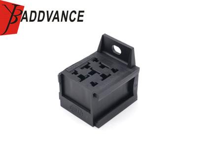 China 8JA003526001 Hella Automotive Electrical Custom 9 Pin Plastic Quick Connect Relay Holder for sale