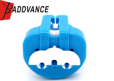 Cina 12048369 connettore blu della lampadina del faro di modo della femmina 3 per il camion internazionale in vendita
