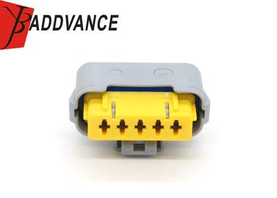 Cina Connettore di plastica del cablaggio del cavo dei connettori automobilistici di 211PC053S4026 5 Pin Sealed FCI in vendita