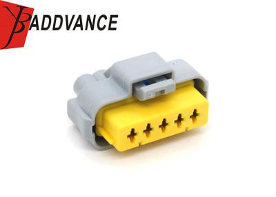 Cina Connettore di plastica del cablaggio del cavo dei connettori automobilistici di 211PC053S4026 5 Pin Sealed FCI in vendita