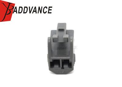 Cina ODM 2 elettrici Pin Female Plastic Pipe Connectors dell'OEM per l'automobile in vendita