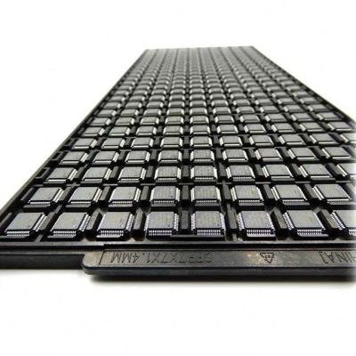 Cina LC4064ZE-5MN144I in vendita