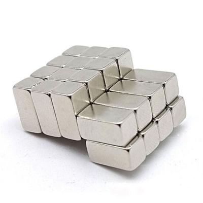 China Small Neodymium Cube Magnet N35 N38 N40 N52 for Composite NdFeB Magnet for sale
