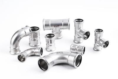 Cina Fittings di stampa in acciaio inossidabile lucidato personalizzati per sistemi di tubazioni in vendita