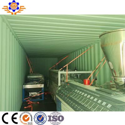 Cina IL PVC QUATTRO INCAGLIA LE LINEE ELETTRICHE DIAMETRO 16-32MM DELL'ESTRUSIONE DEL TUBO DEL CONDOTTO in vendita