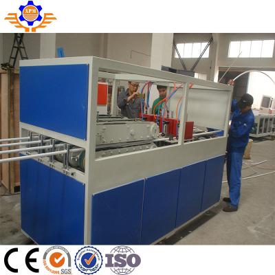 Cina Tubo elettrico del condotto del PVC che fa macchina, macchina ad alta velocità di fabbricazione del tubo in vendita
