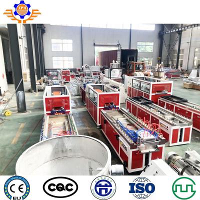Cina La linea di produzione di pietra di marmo artificiale del PVC materiali decorativi marmorizza la macchina dello strato in vendita