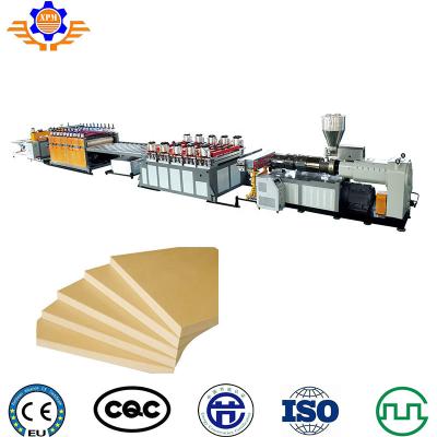 China tablero completamente automático de la espuma de Wpc de la hoja del Pvc de 150kg/H 250kg/H que hace la máquina en venta
