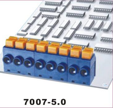 中国 ターミナル ブロックのコネクター7001Vを締め金で止めるPA66 Brase 販売のため
