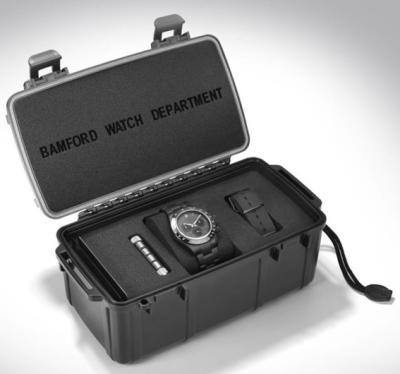 Cina Black Digital Sports Wrist Watch Case With 12 Watches Capacity in vendita