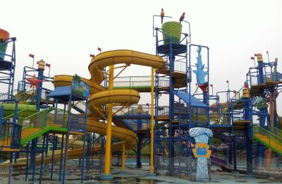 China Equipo del patio del agua con el tobogán acuático del espiral de la fibra de vidrio, parque de atracciones del agua en venta