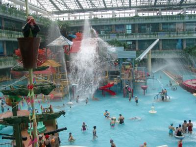 China Riegue el equipo del patio con el tobogán acuático y los juguetes del espiral de la fibra de vidrio para el parque del agua en venta