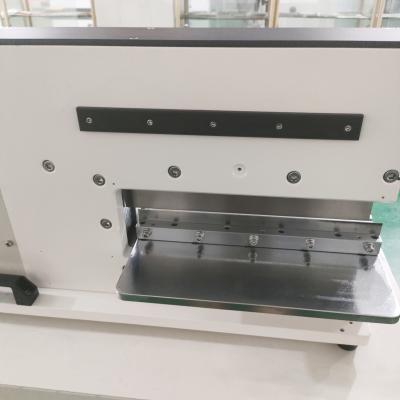 中国 切断のルーターを形作る機械自動導かれた鉛を分ける手動V溝PCB 販売のため