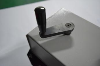 China AATCC116 roterend Verticaal Textiel het Testen Materiaal Crockmeter 5.6kg Te koop