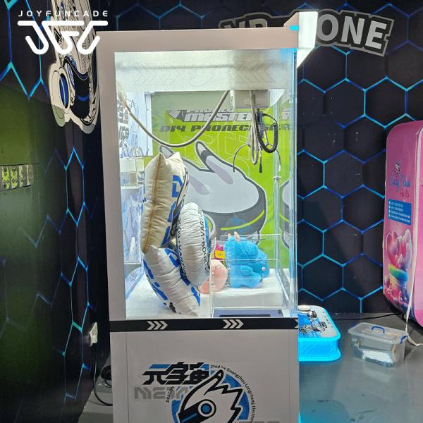 Quality With 256M Smart Board Claw Crane Strobe Lighting Design Claw Machine For Theme Park for sale