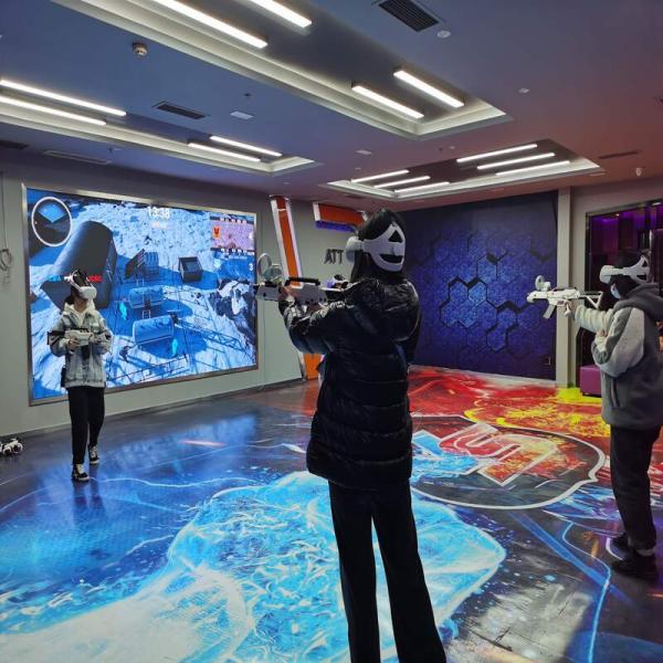 Quality VR Arena Multiplayer VR Shooting Game with 5-10 Player Capacity 1-Year Warranty and Immersive 9D Experience for sale
