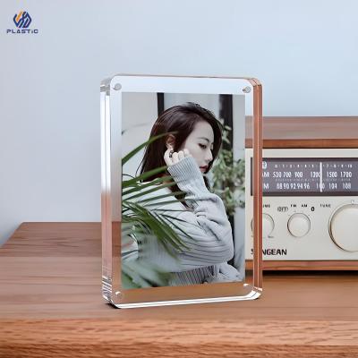 Cina Cornice di immagine magnetica acrilica Forma personalizzata per visualizzazione fotografica personalizzata in vendita