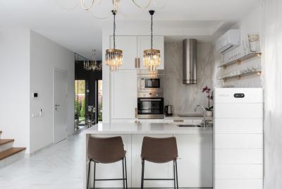 Cina 6000 cicli 2.5 Kwh 52ah Sistema di accumulo di energia domestica Batteria al litio Ess impilata su misura in vendita