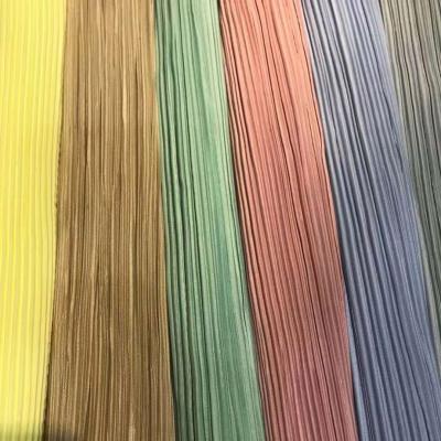 Cina Il raso di Miyake ha barrato il tessuto di crêpe a 55 pollici in vendita