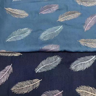 Cina Il POLI 60% RAYON di 40% ha ricamato Jean Denim Fabric Dark Blue in vendita