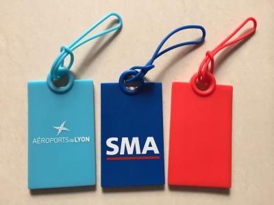 China La cartera del portatarjetas del silicón del rojo azul del logotipo/la bolsa suaves de encargo de la tarjeta con la secuencia para la seguridad protege tarjetas en venta