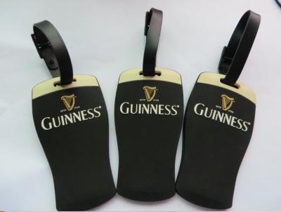 China Etiqueta de goma formada negra de encargo del equipaje del PVC de GUINNESS con la marca Eco grabado en relieve amistoso en venta