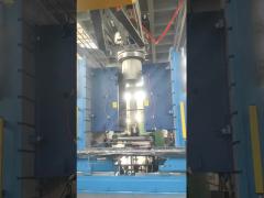 Máquina de moldagem por sopro - Design compacto para produção em grande escala