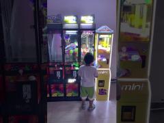 Shopping mall coin operated games arcade prize machine mini claw machine