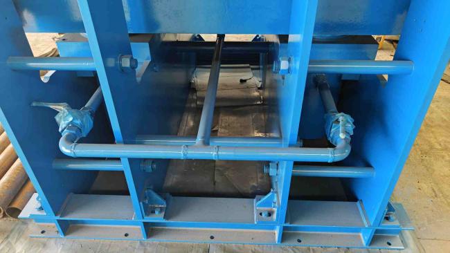 500-ton vulcanizing press with PLC control system