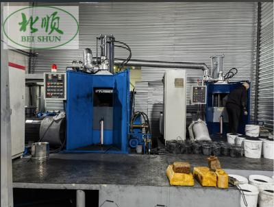 China Máquina de crujido de caucho / mezclador interno de caucho con cámara de mezcla de 55L/75L/110L/200L en venta