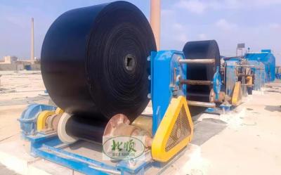 China Anpassungsfähige, langlebige Vulkanierungsmaschine aus Gummi zur Herstellung von Förderbanden zu verkaufen