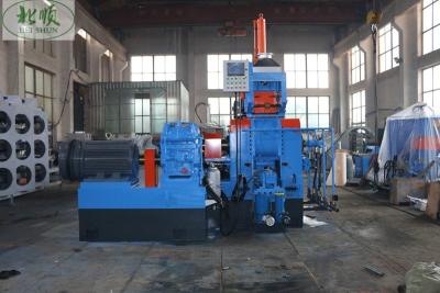 China 110L Cámara de mezcla de caucho mezclador interno Alimentación por la máquina auxiliar superior en venta