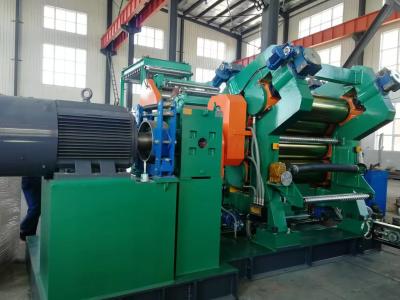 China Geavanceerde elektrische PLC-controle 4 rollen calender machine voor motorfiets band loopvlak rollen Te koop