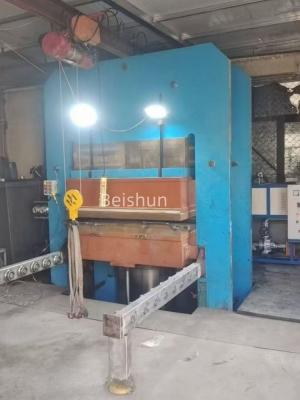 China Prensa Vulcanizadora de Placas de Estrutura de Alta Resistência com Economia de Energia e Controle Preciso de Temperatura à venda