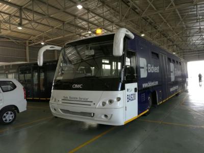 China Aluminum body airport transfer bus with cummins engine and thermo king air conditioner for sale