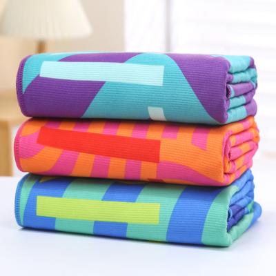 中国 臭いを阻むパターン付きマイクロファイバータオル 多面性 オーダーメイド印刷ビーチタオル 販売のため