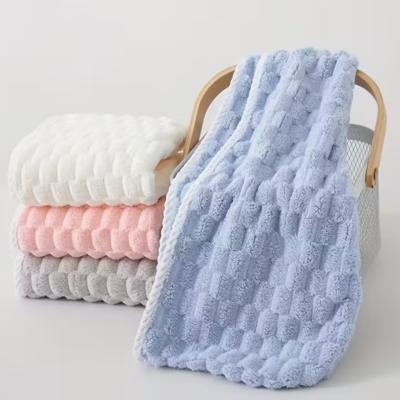 Китай Микрофибровое полотенце для волос с цветочным тиснением – легкое, быстросохнущее и долговечное продается