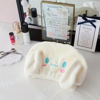 Cina Hello Kitty Sanrio Cappuccio per asciugatura capelli con ricami carini realizzati in velluto di corallo di alta qualità in vendita