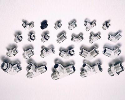 Cina Acciaio inossidabile Adaptatore idraulico SAE Jic Maschio connettore di tubo diretto 37 gradi Fittings di tubo a fiocco 2403/1j Adapt in vendita