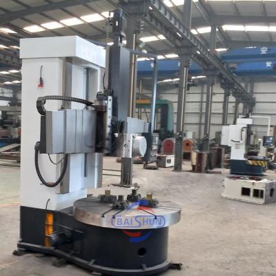 China Máquina de torneamento vertical de torno de metais multifunção CNC à venda