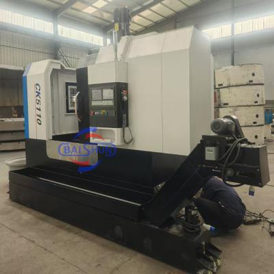 Cina Macchina per il taglio di metallo a colonna singola, a tornio CNC verticale, con copertura in vendita