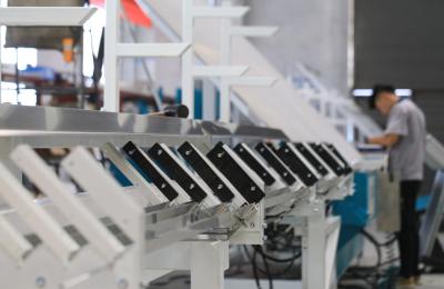 Chine Machine à cintrer 2000mm*2000mm d'entretoise intérieure en verre du double vitrage à vendre