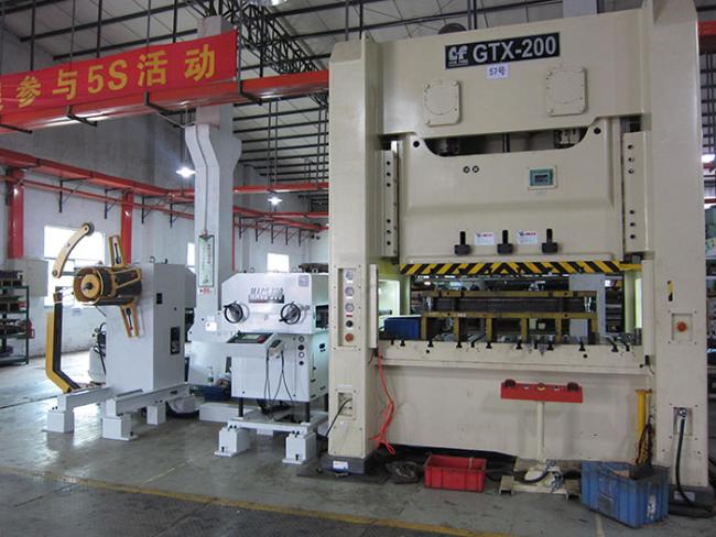 Servo Feeder Machine