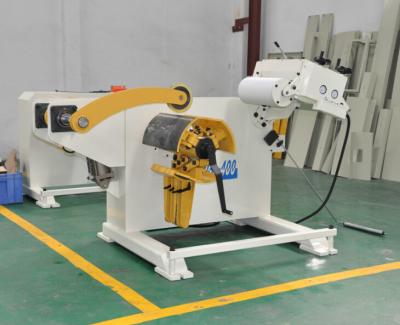 Cina Bobina d'acciaio del servo alimentatore di Nc che raddrizza macchina e macchina livellatrice in vendita
