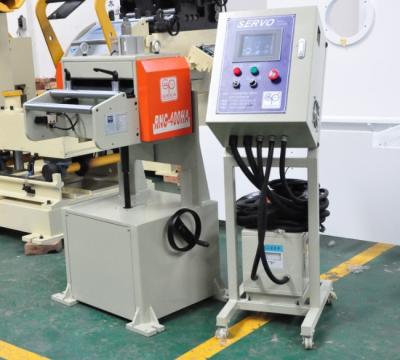 中国 幅400mmのラインを押すための空気の穿孔器出版物の送り装置NCのServo 販売のため