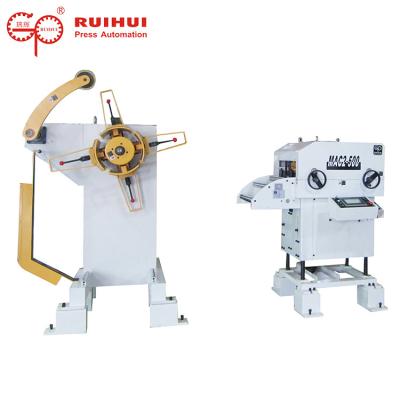 China Pressione as linhas alimentador da alimentação do Straightener de Decoiler com o carro da carga da bobina à venda
