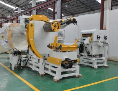 China Materielle Spulen-Verarbeitungs-Ausrüstung der Breiten-600MM Decoiler/pneumatische Durchschlags-Presse-Zufuhr zu verkaufen