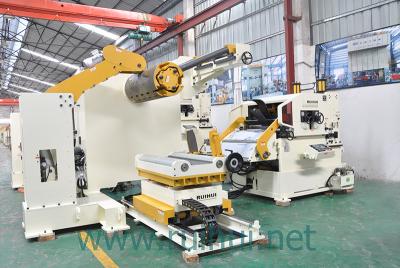 China 7T 3 automáticos em 1 Straightener do alimentador da bobina com ser humano - controle de máquina à venda